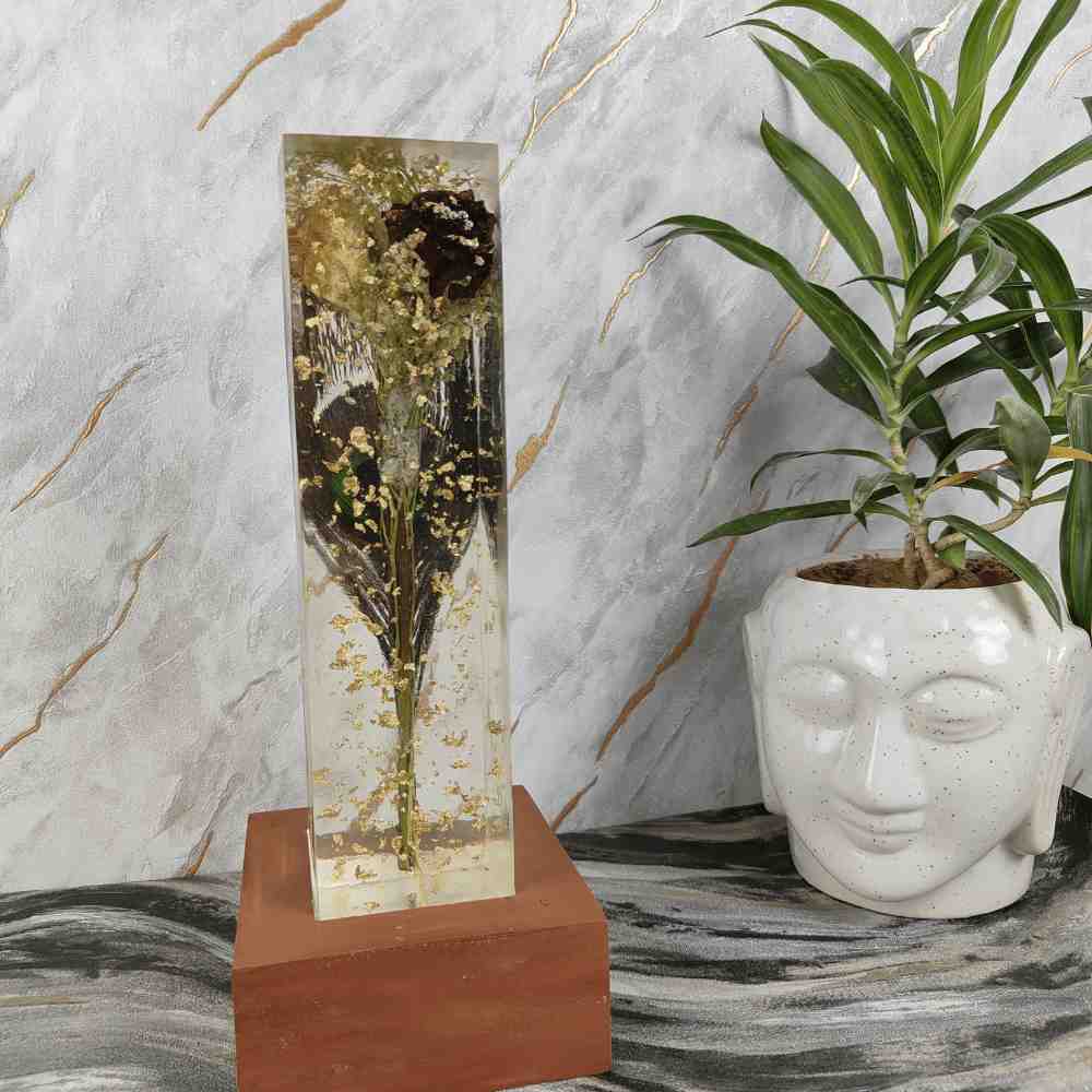 Beautiful Transparent Resin Flower Preserved LED Lamp